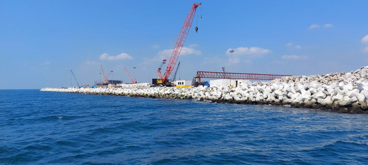Udangudi - Offshore breakwater for the protection of the captive Coal Jetty - India : an ...